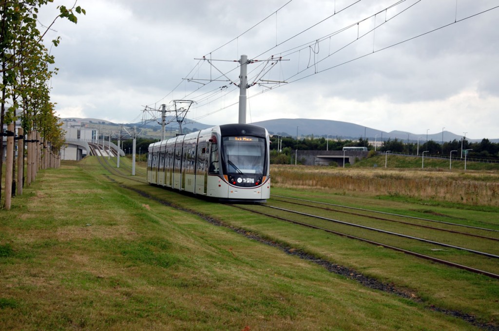 In Pictures: Edinburgh Trams – out of the city centre | British Trams ...
